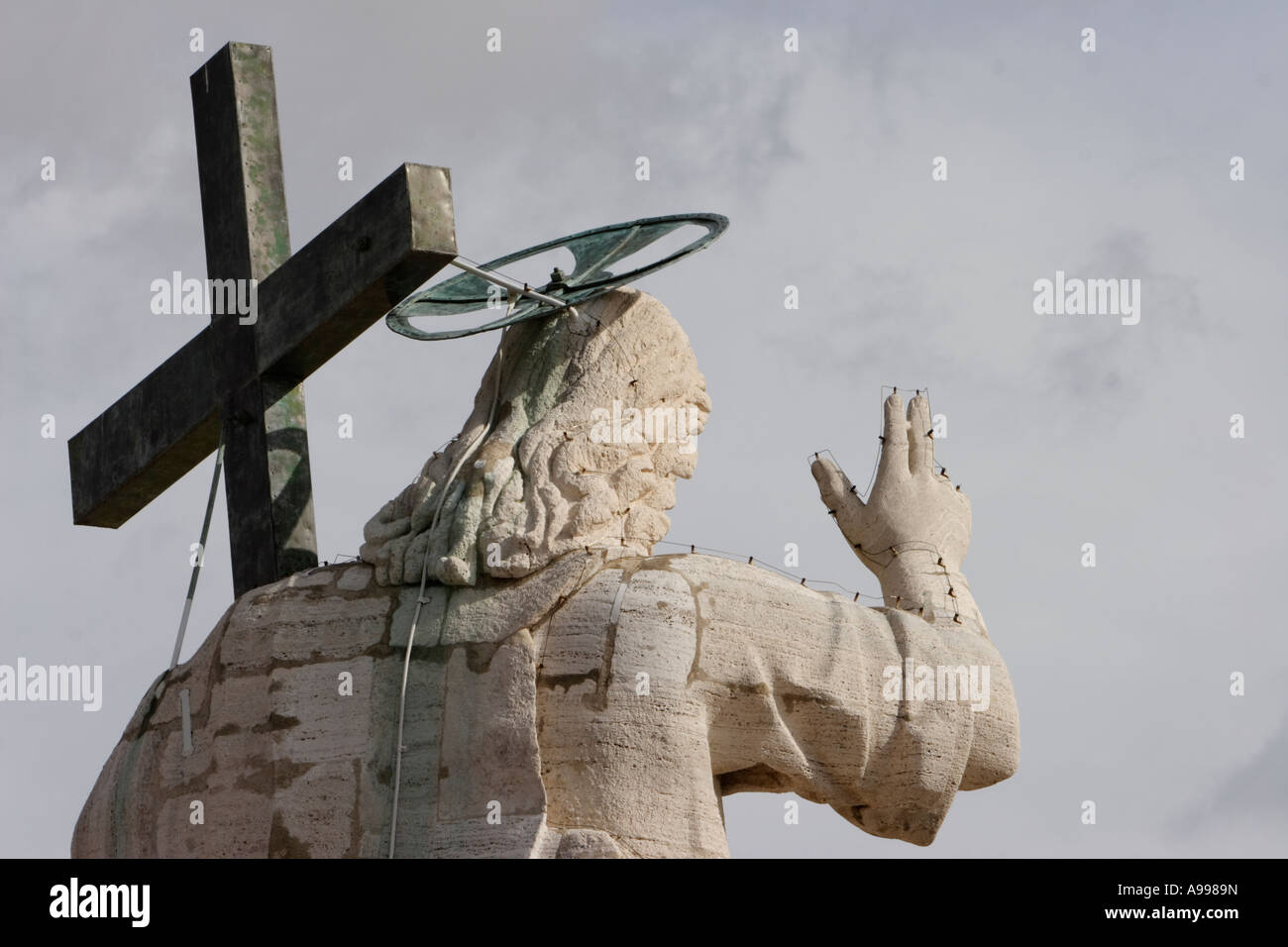 Statue of Jesus Christ on top of St. Peter's Basilica, The Vatican ...