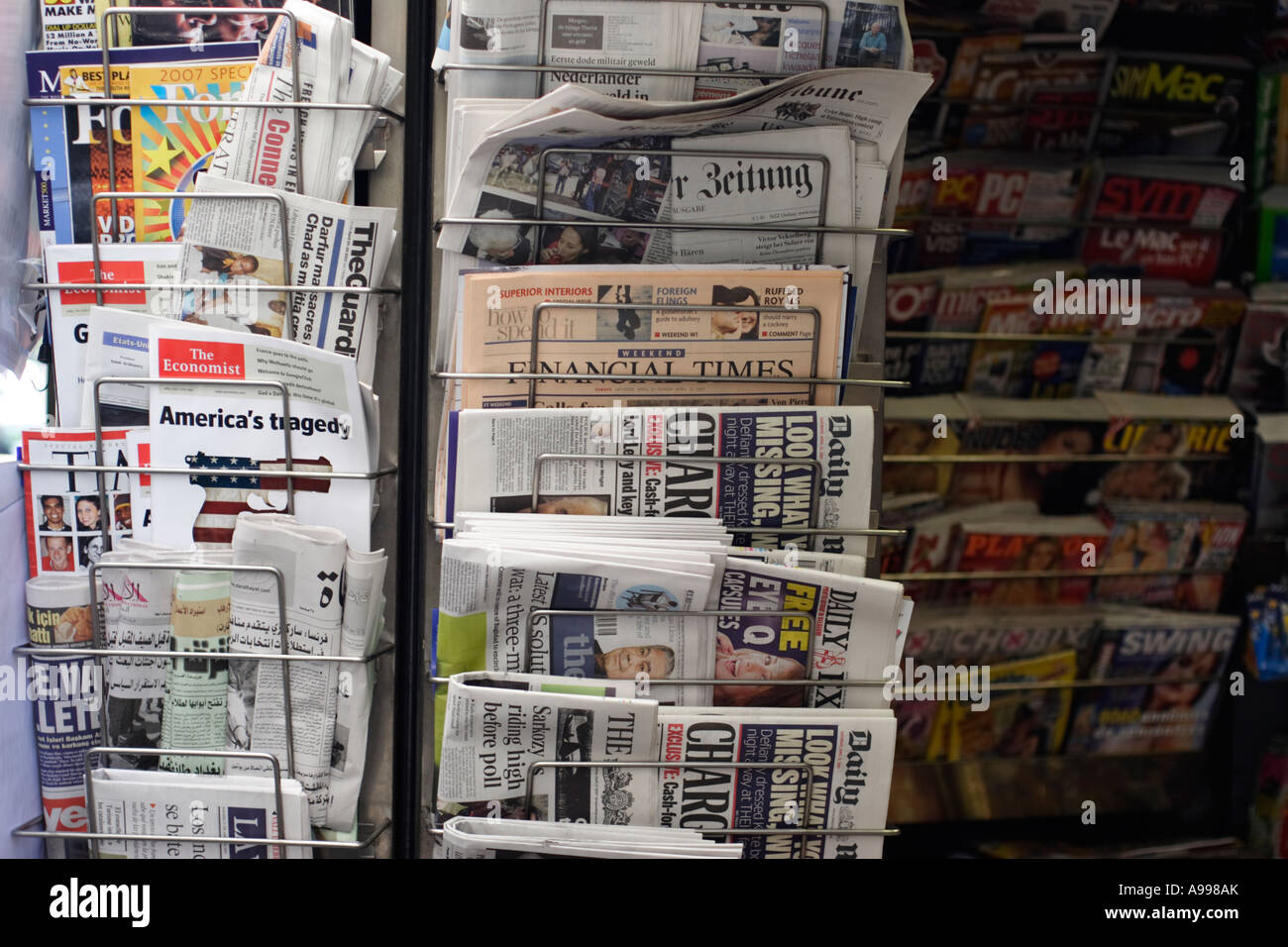 France, Paris. French and international Newspapers Shop Stock Photo - Alamy