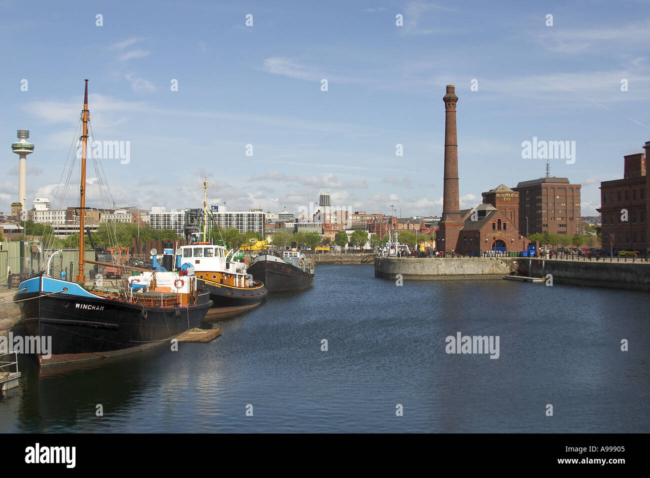 Pump house pub Liverpool Albert Dock Stock Photo - Alamy