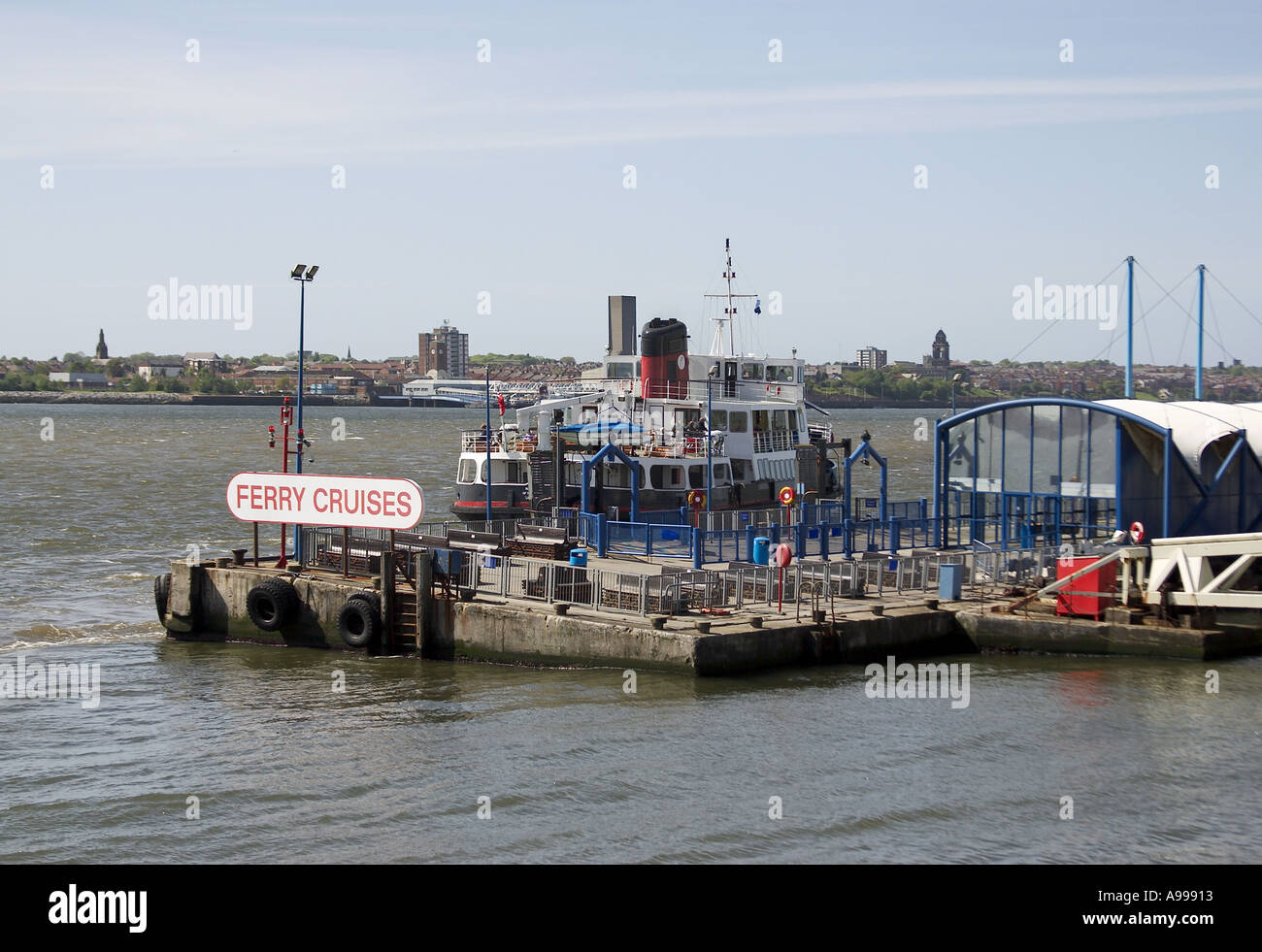 Mersey ferry leaving landing stage Stock Photo - Alamy