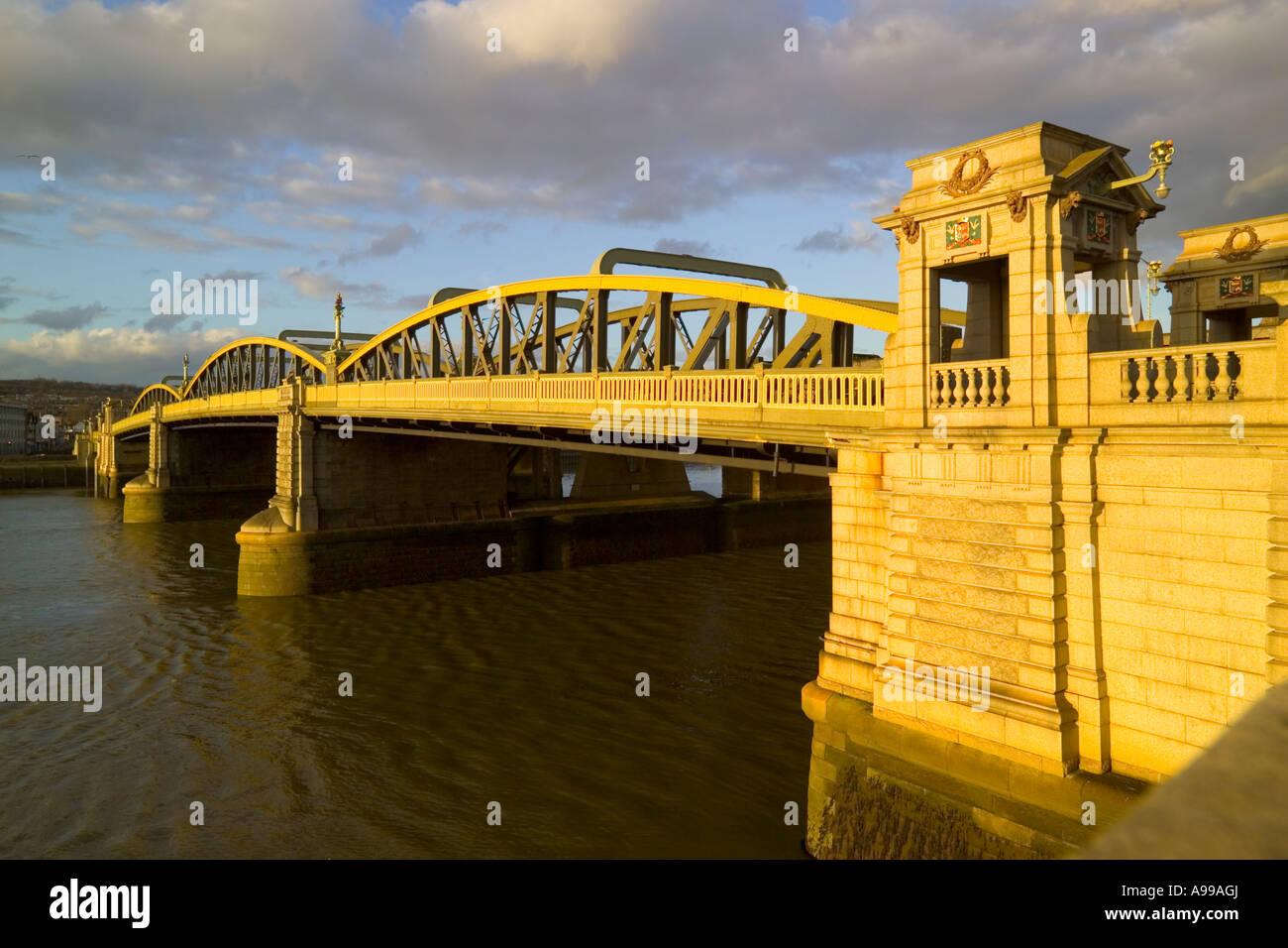Rochester Bridge over the river Medway at Sunset Stock Photo - Alamy