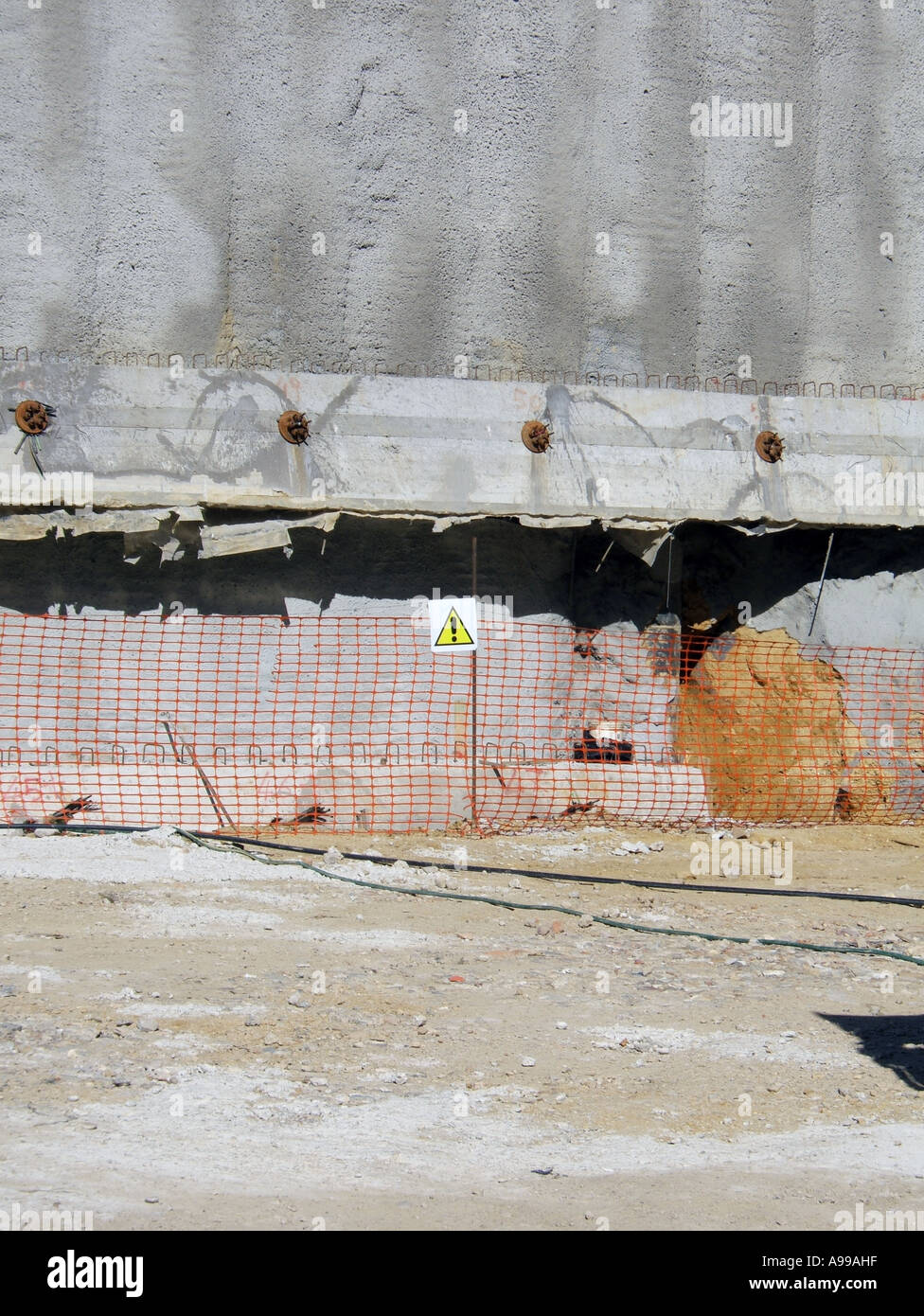 Warning sign in plot hi-res stock photography and images - Alamy