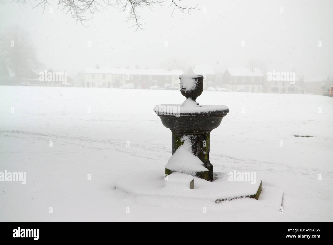 Kent village snow hi-res stock photography and images - Alamy