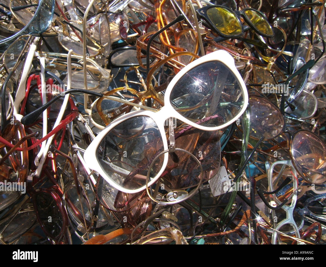 Specs spectacles stand out pair old visual aid hi-res stock photography ...