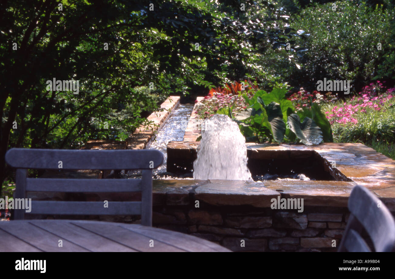 Water feature in a seating area Stock Photo - Alamy