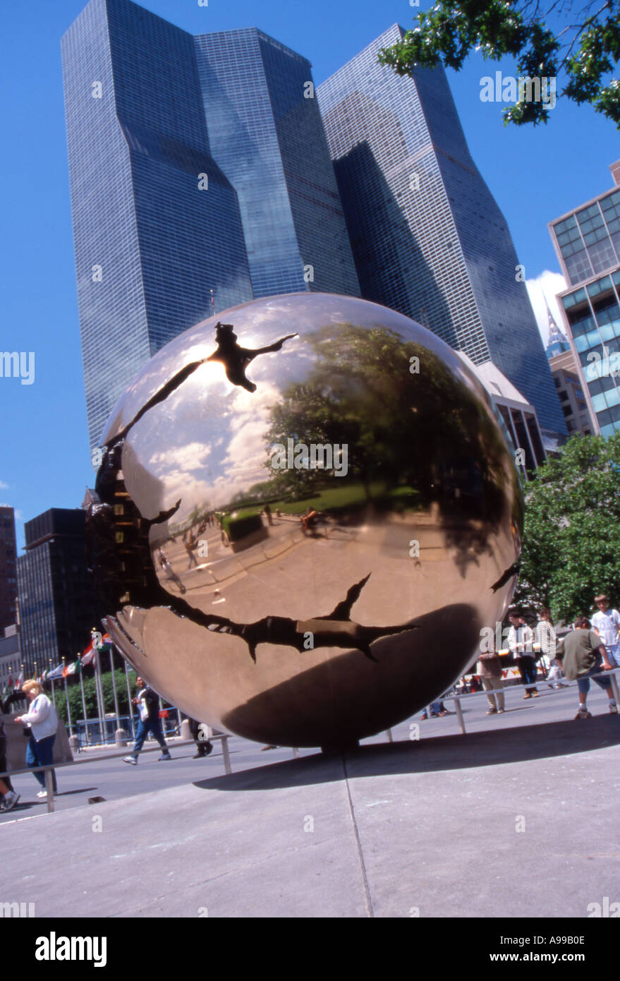 Reflective sphere building hi-res stock photography and images - Alamy