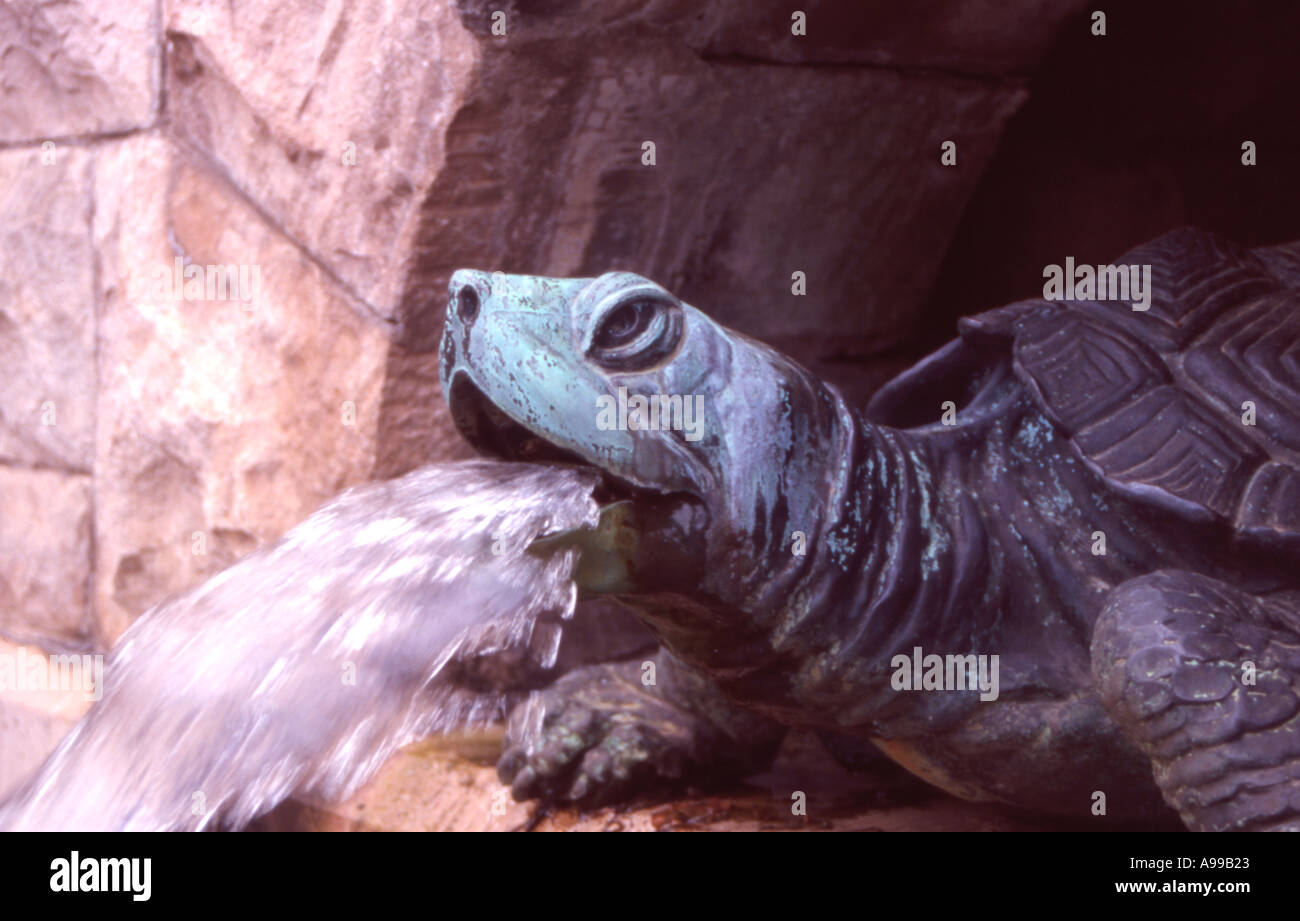 Brass fountain hi-res stock photography and images - Alamy