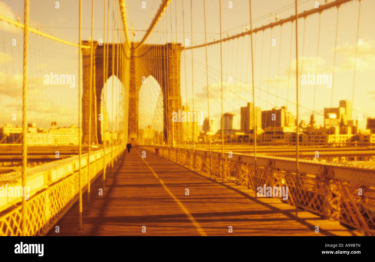 BROOKLYN BRIDGE, AMBER COLOR Stock Photo - Alamy