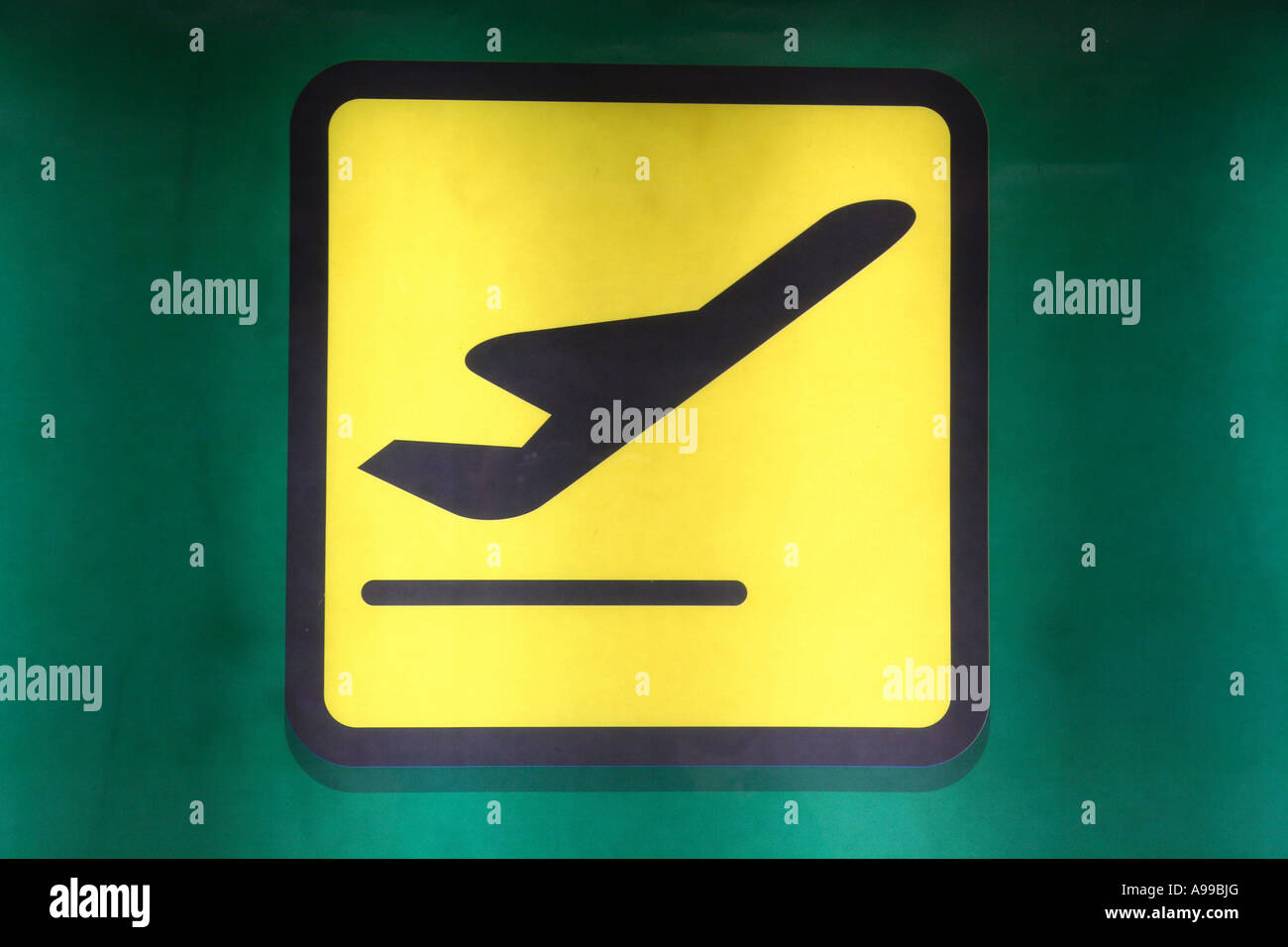 take off sign inside an airport terminal Stock Photo - Alamy