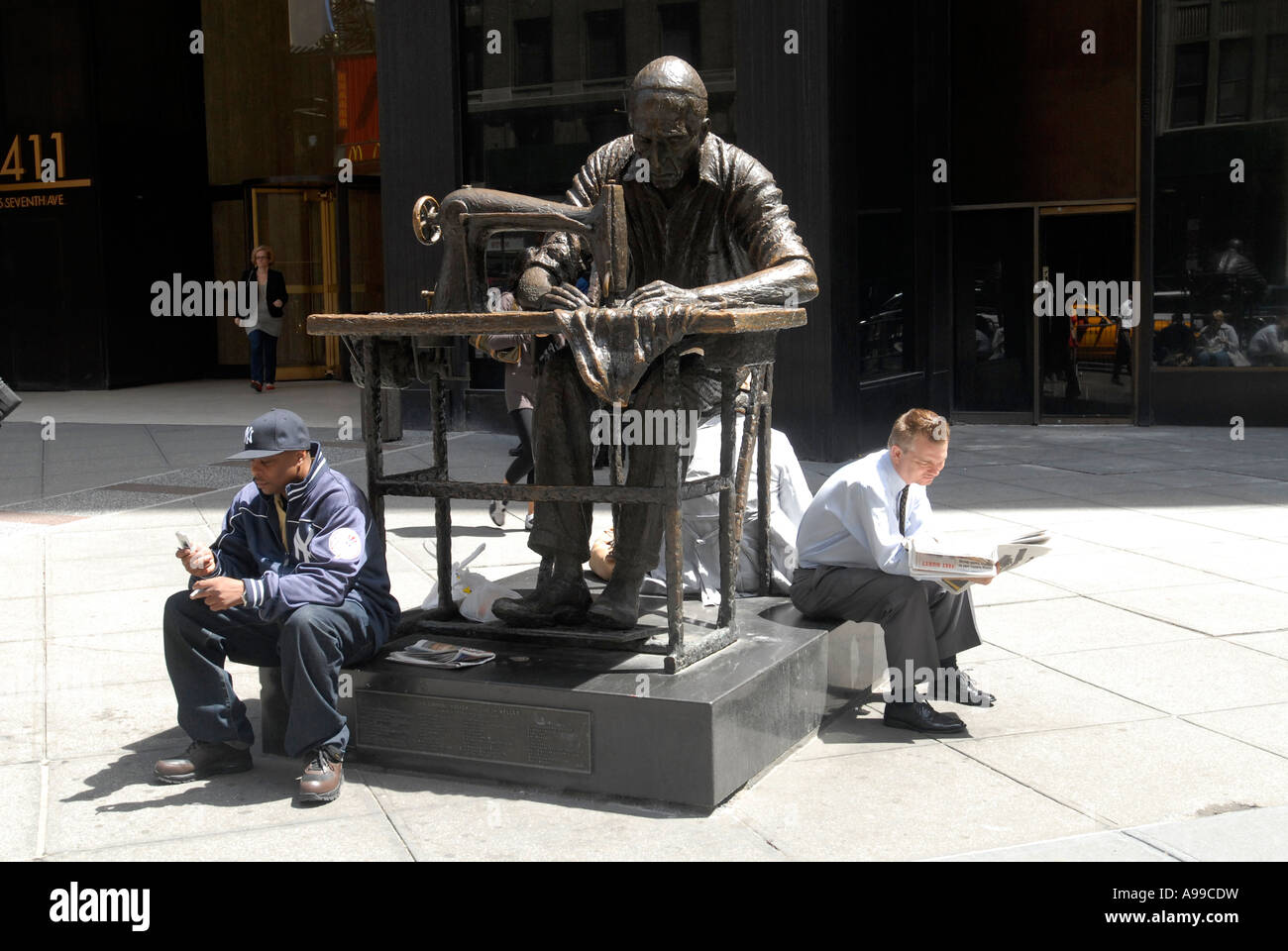 Garment workers new york hi-res stock photography and images - Alamy
