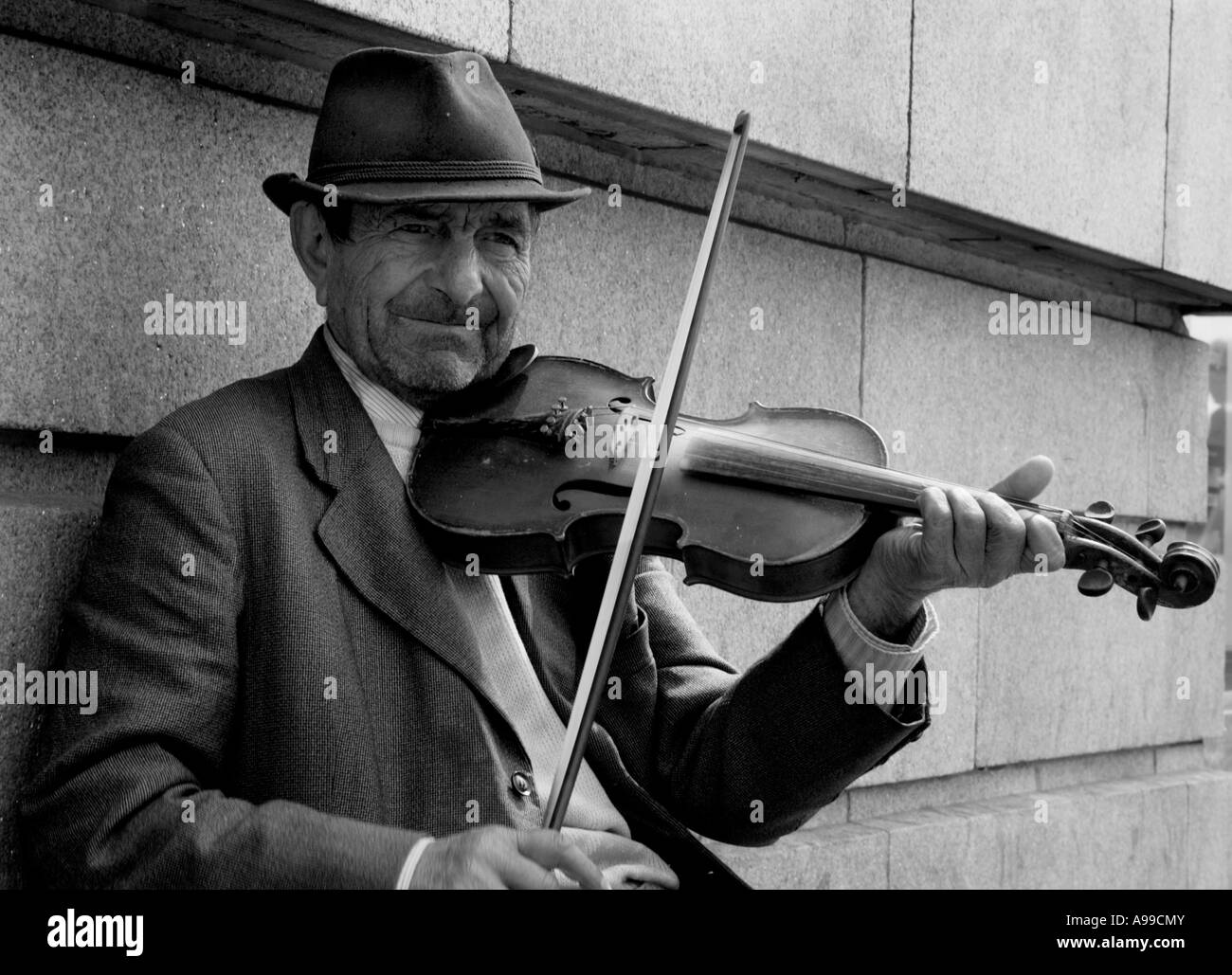 A Dublin street busker Stock Photo - Alamy