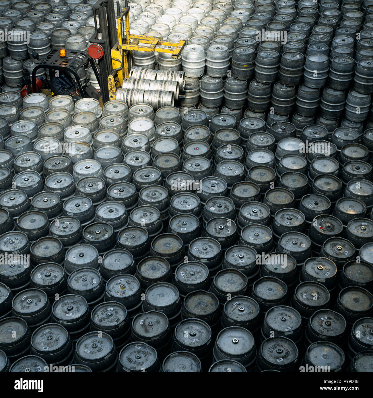 ALUMINIUM BEER CASKS IN WAREHOUSE WITH FORKLIFT UK Stock Photo - Alamy