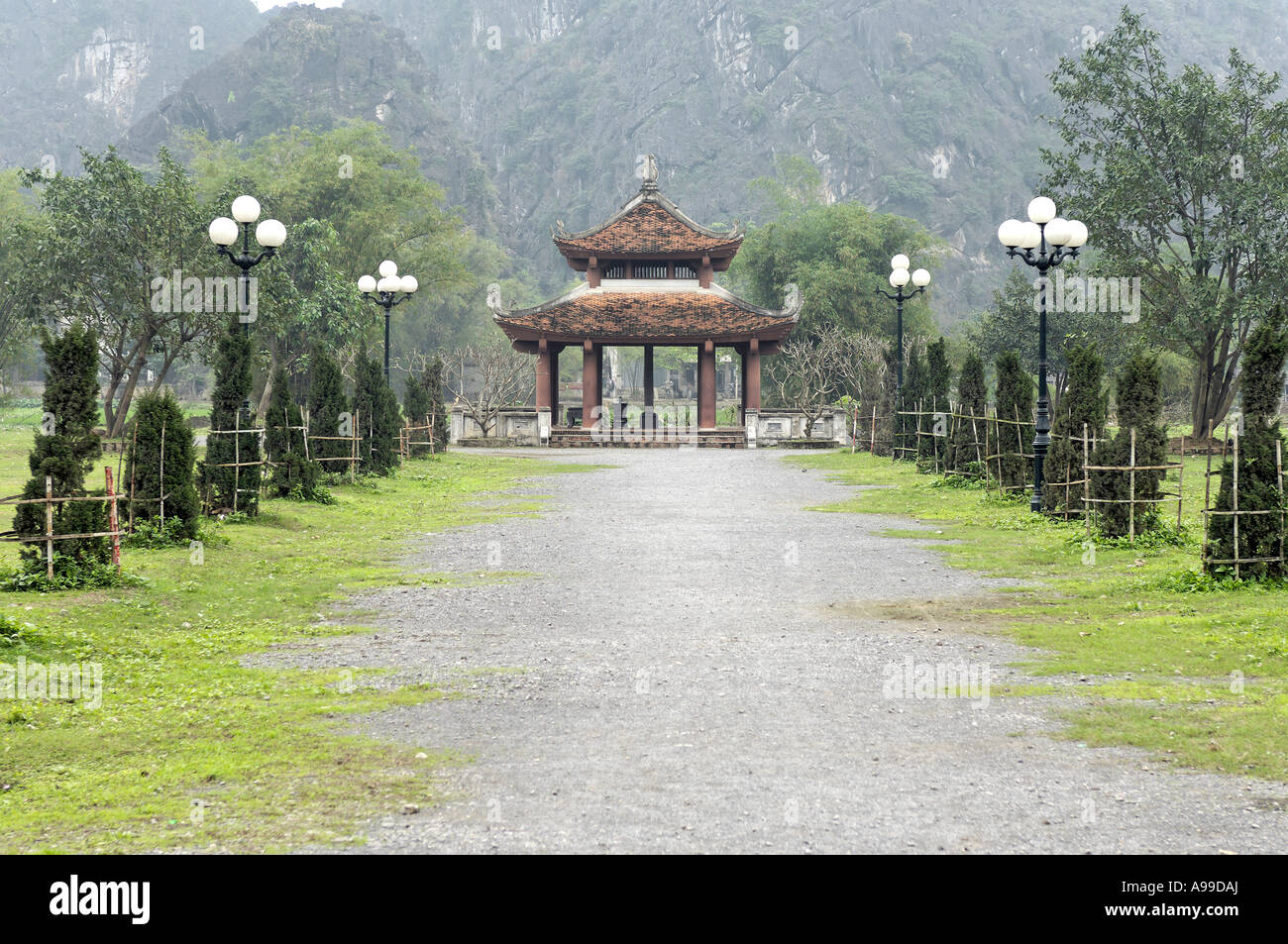 Dinh King Temple, Hao Lu, Vietnam Stock Photo - Alamy