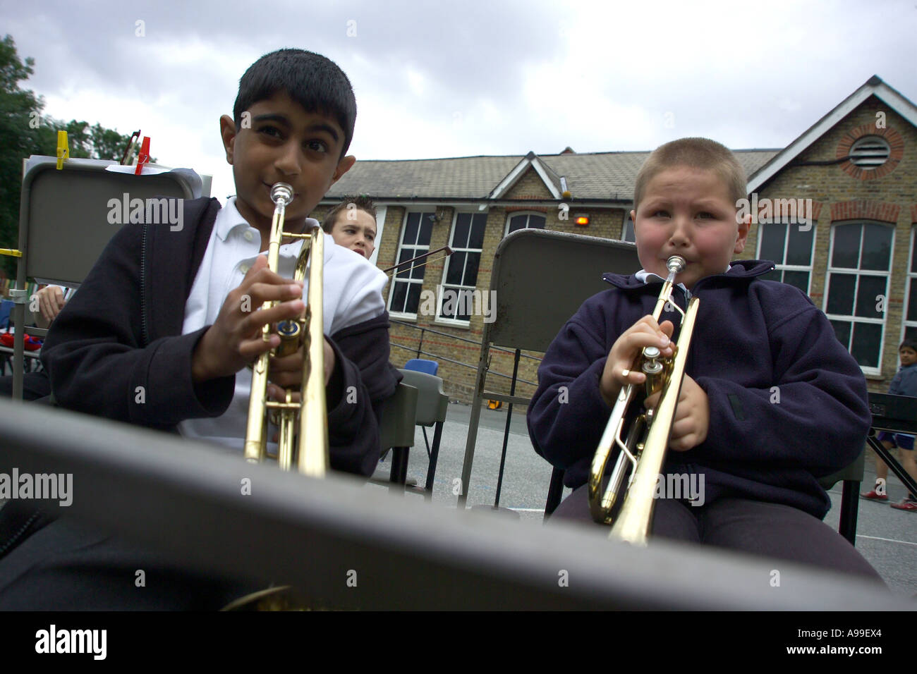 Children playing recorders hi-res stock photography and images - Alamy