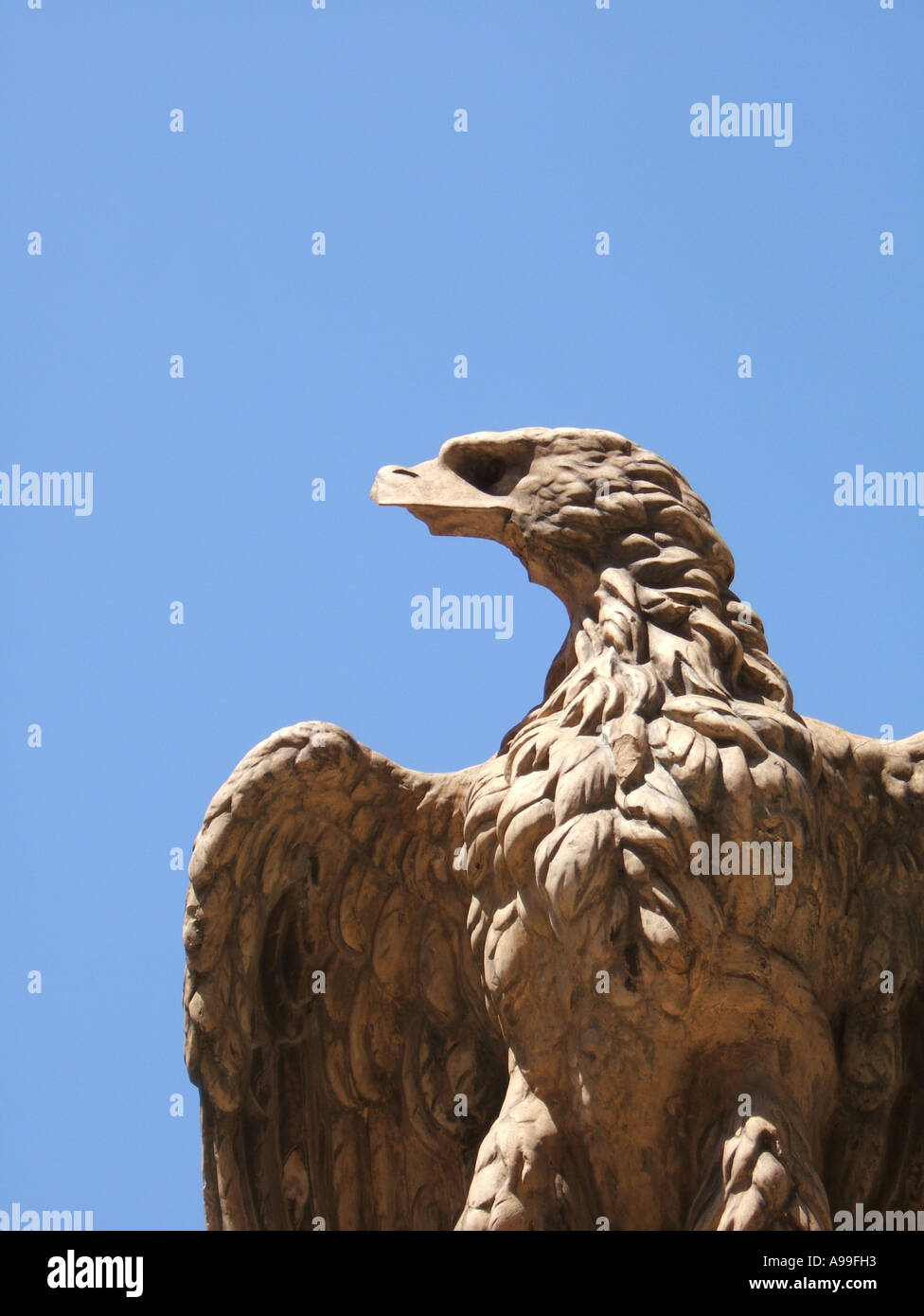 eagle statue on gate post in rome Stock Photo - Alamy