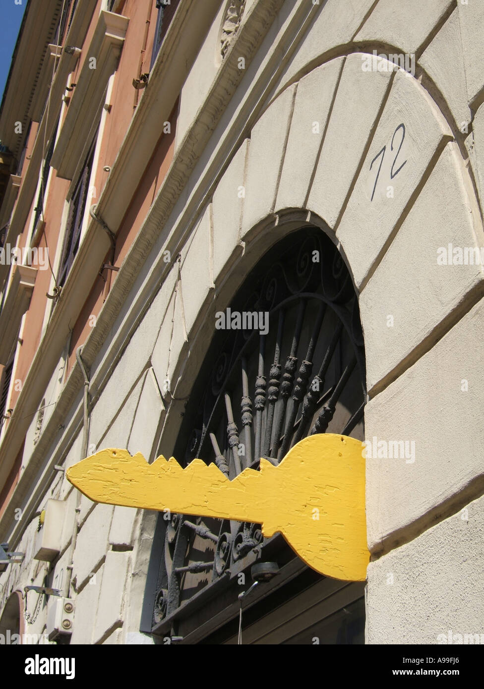 key cutting shop Stock Photo - Alamy