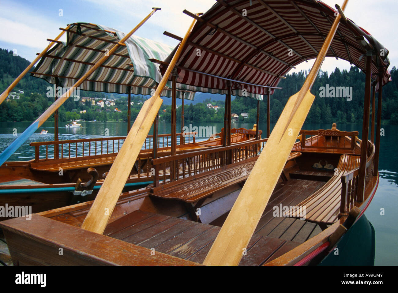 Slovenia Bled lake pletna traditional rowing boat Stock Photo - Alamy