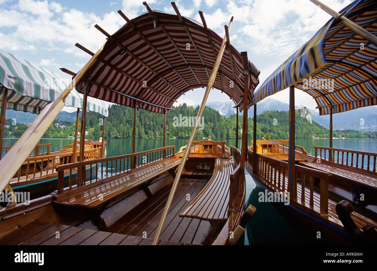 Slovenia Bled lake pletna traditional rowing boat Stock Photo - Alamy