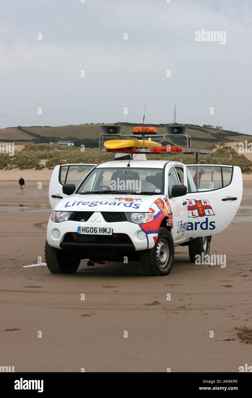 Rnli lifeguards truck hi-res stock photography and images - Alamy