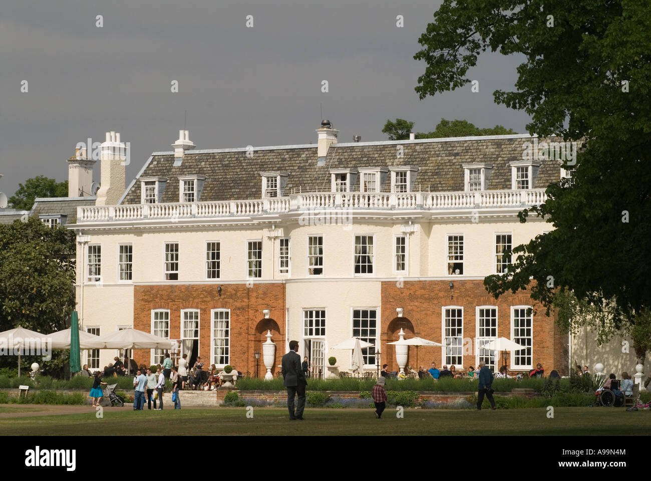 Cannizaro park wimbledon hi-res stock photography and images - Alamy