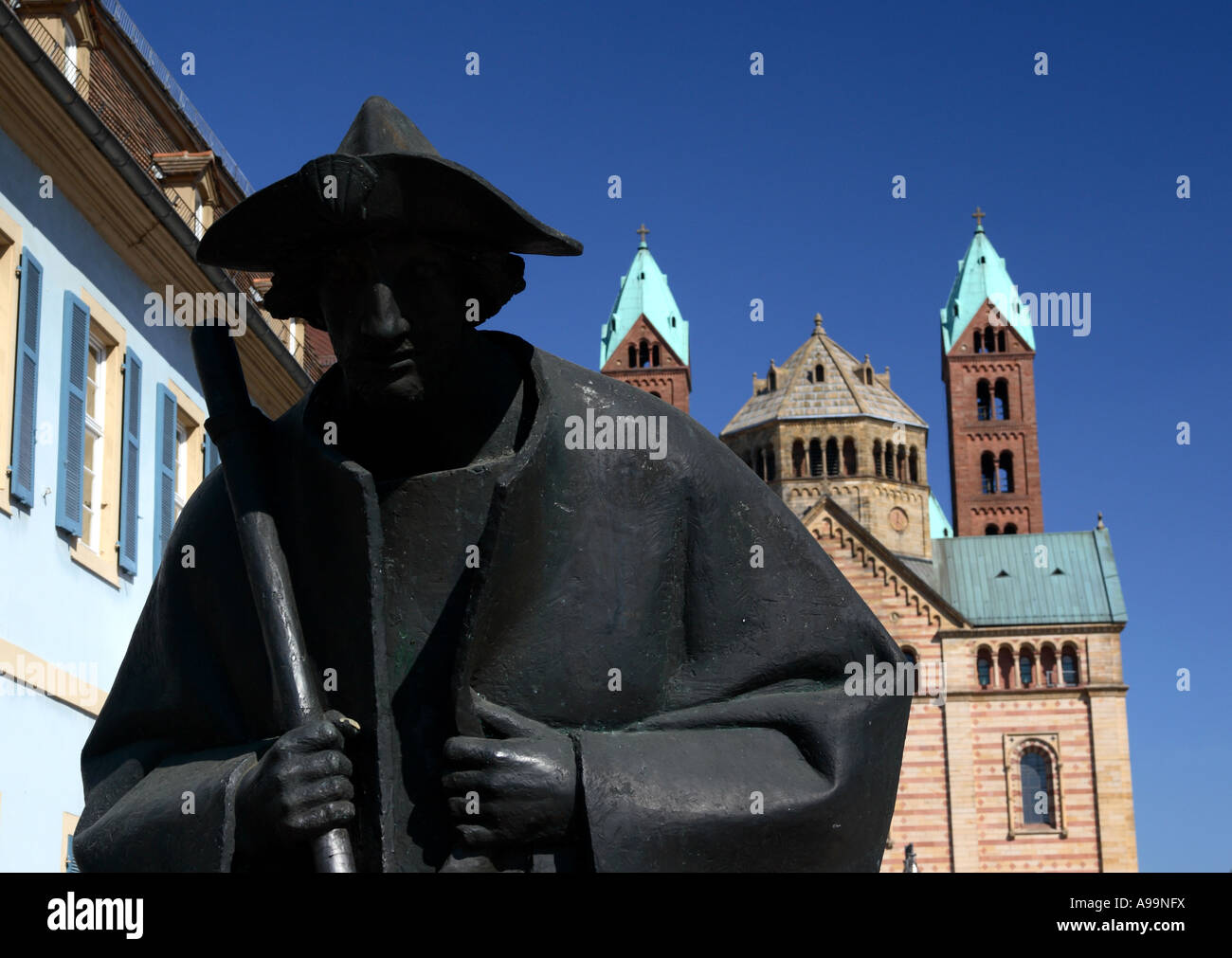 Statue of the Jakobspilger pilgrim on the way to the Cathedral of ...