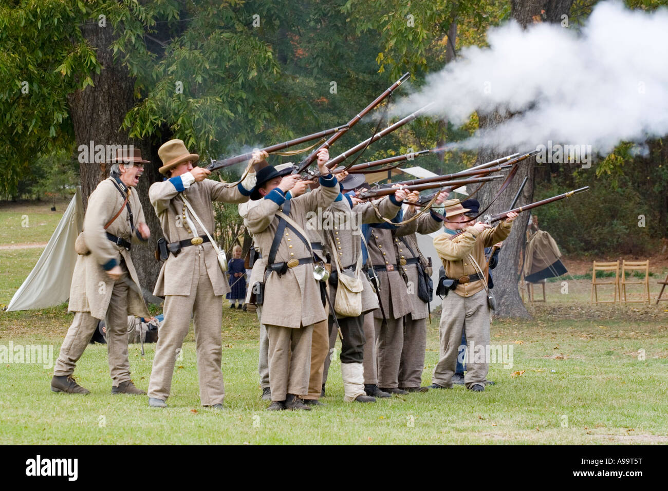 Confederate soldiers guns hi-res stock photography and images - Alamy