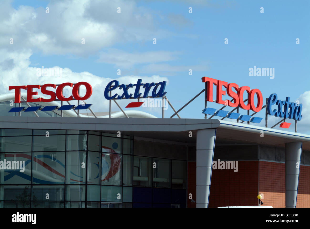 Tesco signage hi-res stock photography and images - Alamy