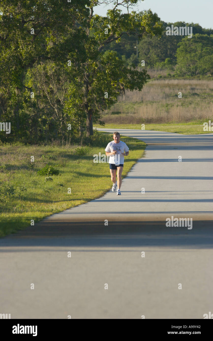 Running local park hi-res stock photography and images - Alamy