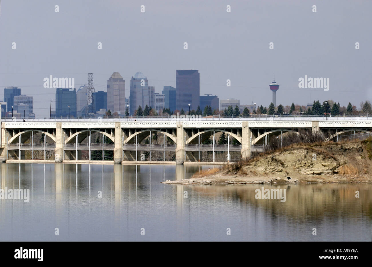 Water reflecting power lines hi-res stock photography and images - Alamy