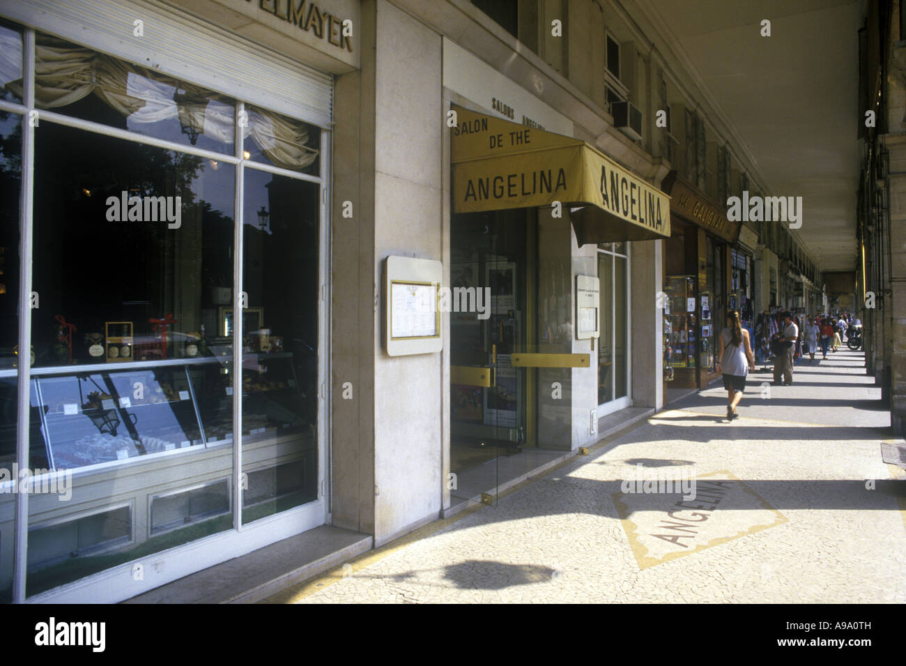 Rue de rivoli paris arcade hi-res stock photography and images - Alamy