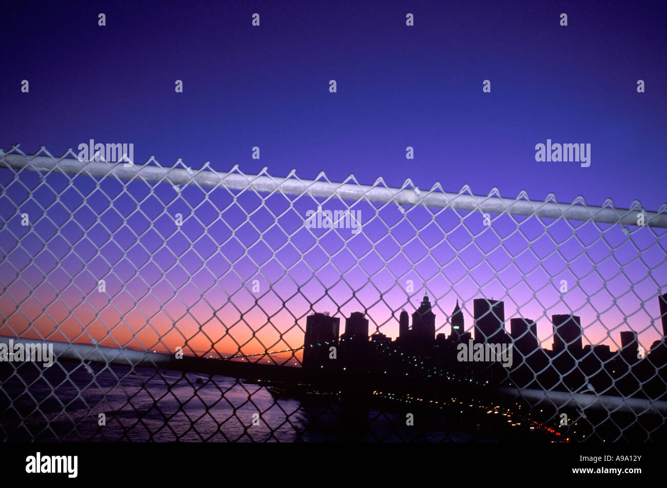 CHAIN LINK SECURITY FENCE DOWNTOWN SKYLINE MANHATTAN NEW YORK CITY USA ...