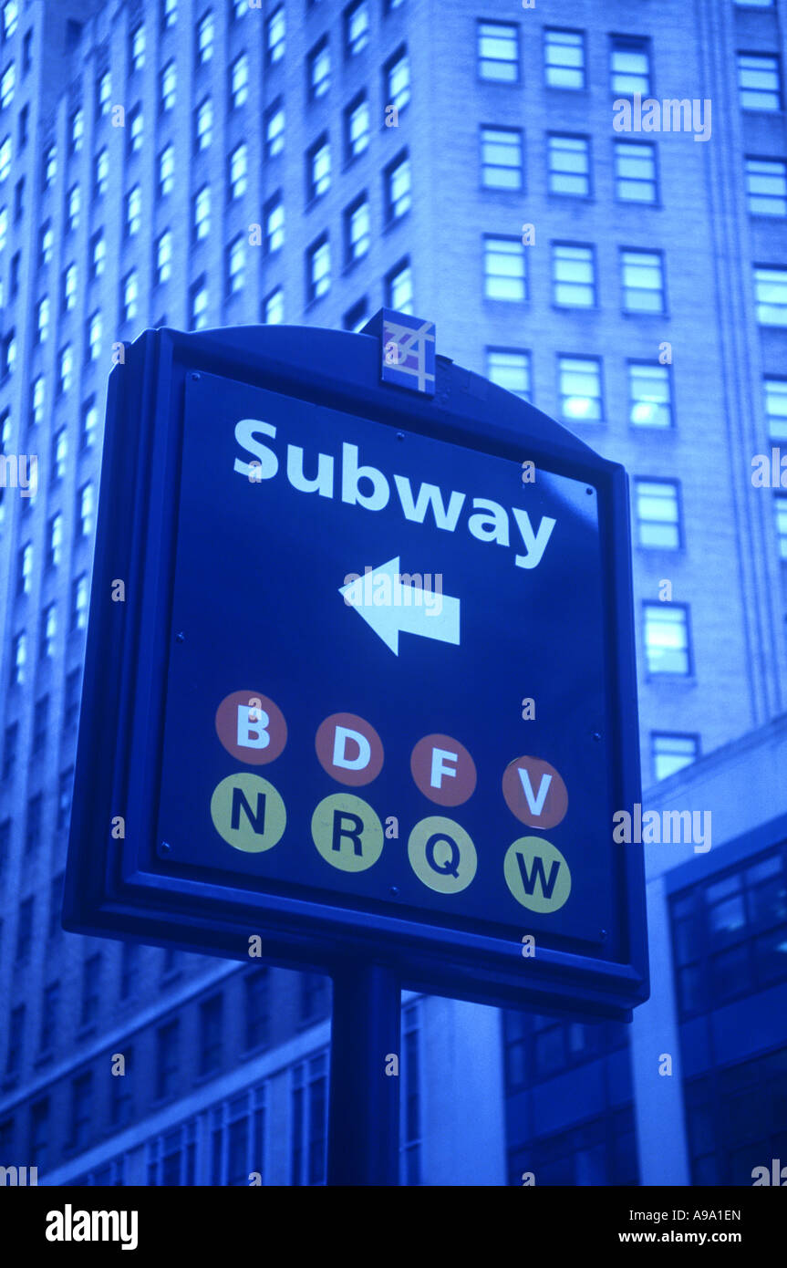 SUBWAY SIGN MIDTOWN MANHATTAN NEW YORK USA Stock Photo - Alamy