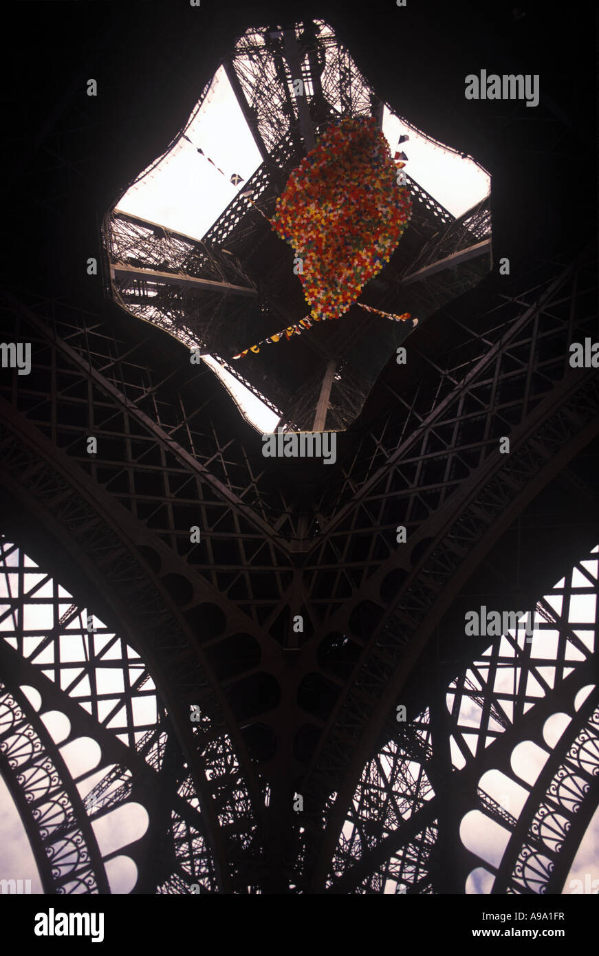 BALLOONS EIFFEL TOWER PARIS FRANCE Stock Photo - Alamy