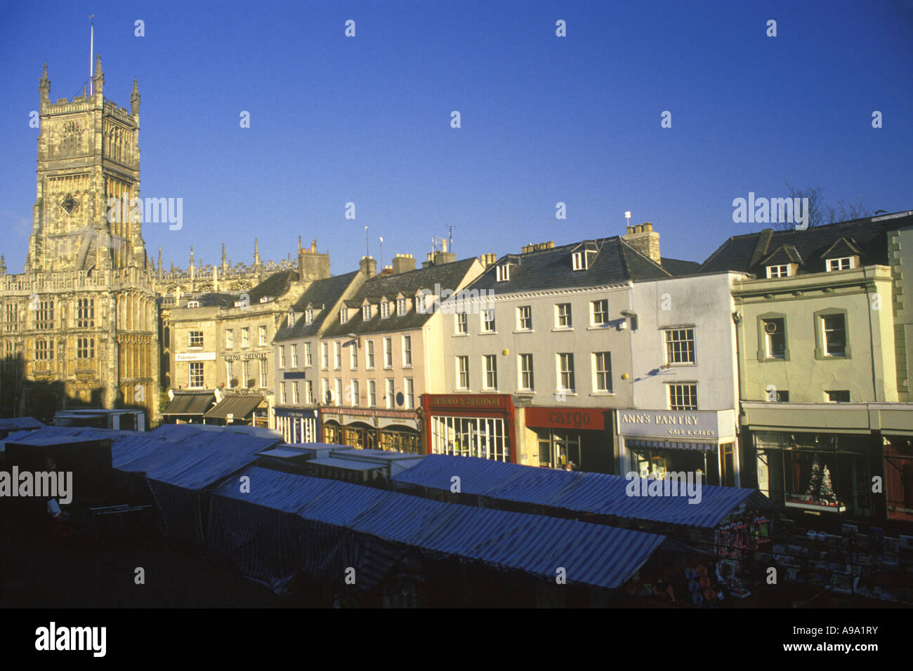 Cirencester street scene hi-res stock photography and images - Alamy