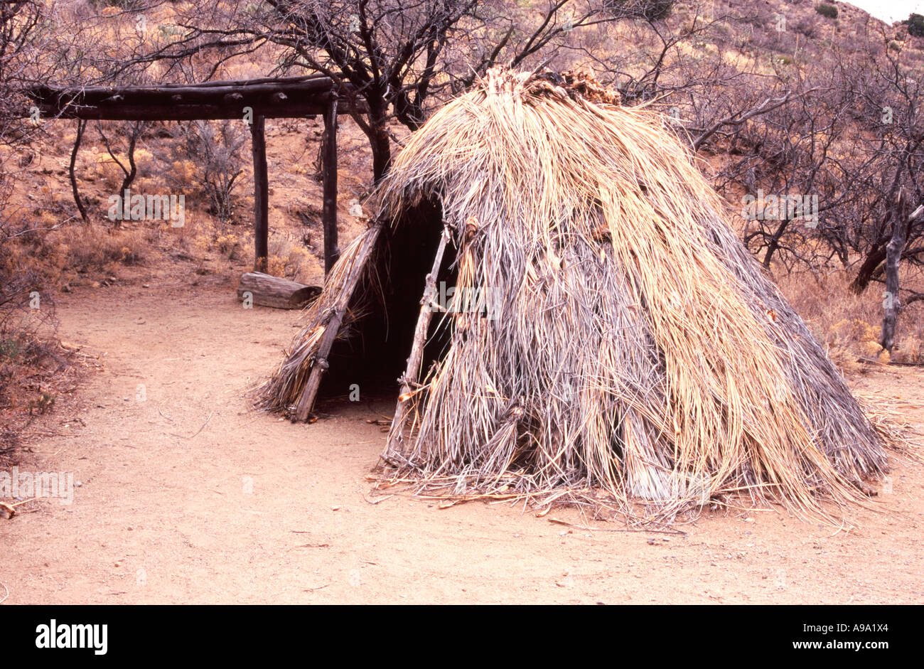 Apache wickiup hi-res stock photography and images - Alamy