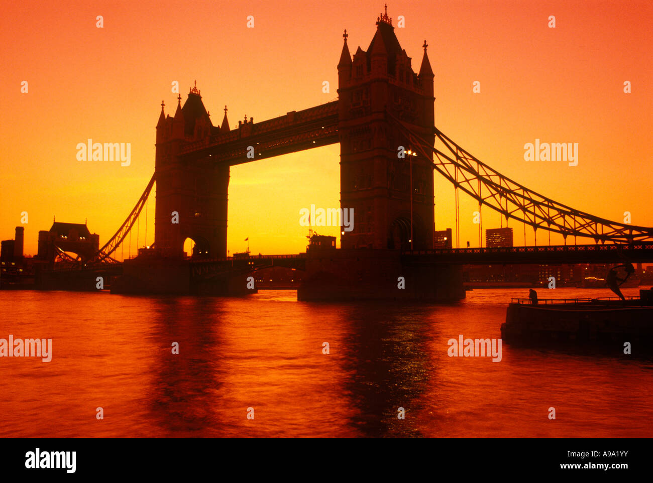 1989 HISTORICAL TOWER BRIDGE (©HORACE JONES & JOHN WOLFE BARRY 1894 ...