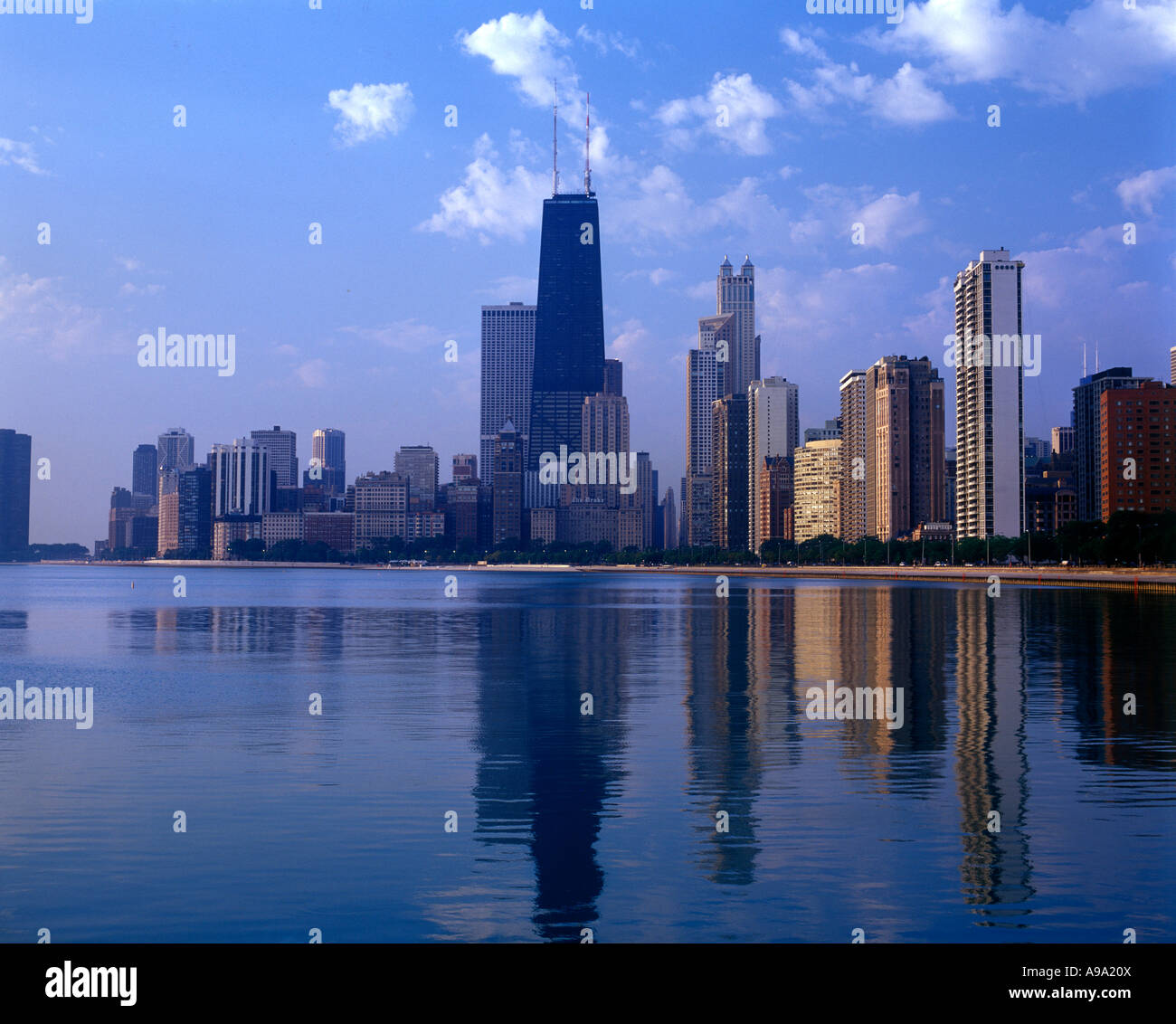 LOOP SKYLINE LAKESHORE CHICAGO ILLINOIS USA Stock Photo - Alamy