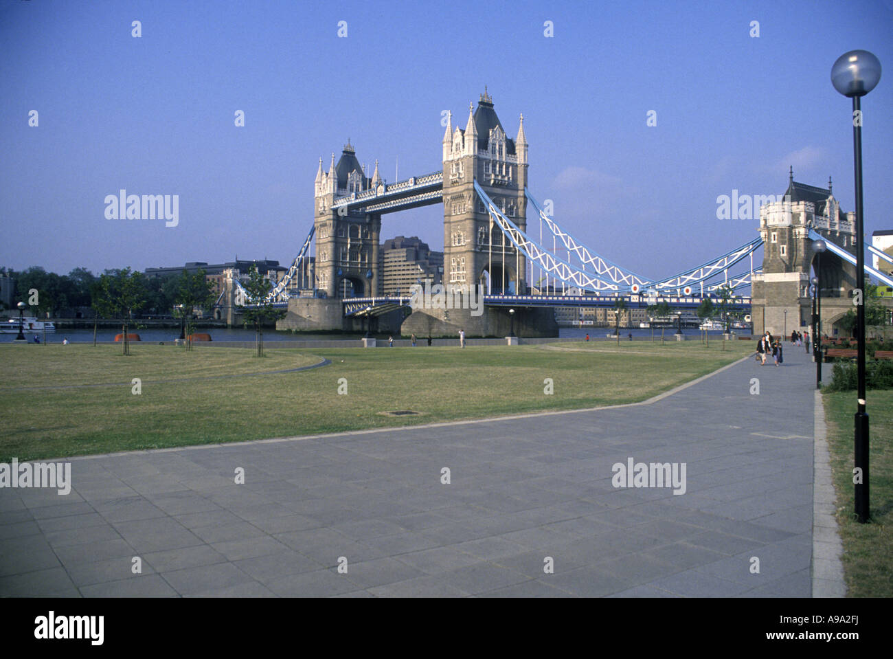 Embankment bridge river thames hi-res stock photography and images - Alamy