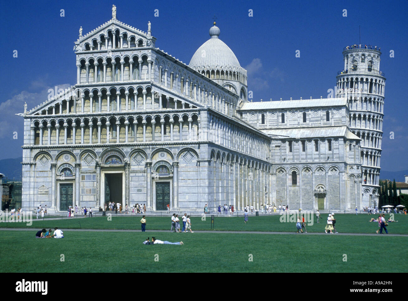 CATHEDRAL WITH LEANING BELL TOWER PISA TUSCANY ITALY Stock Photo - Alamy