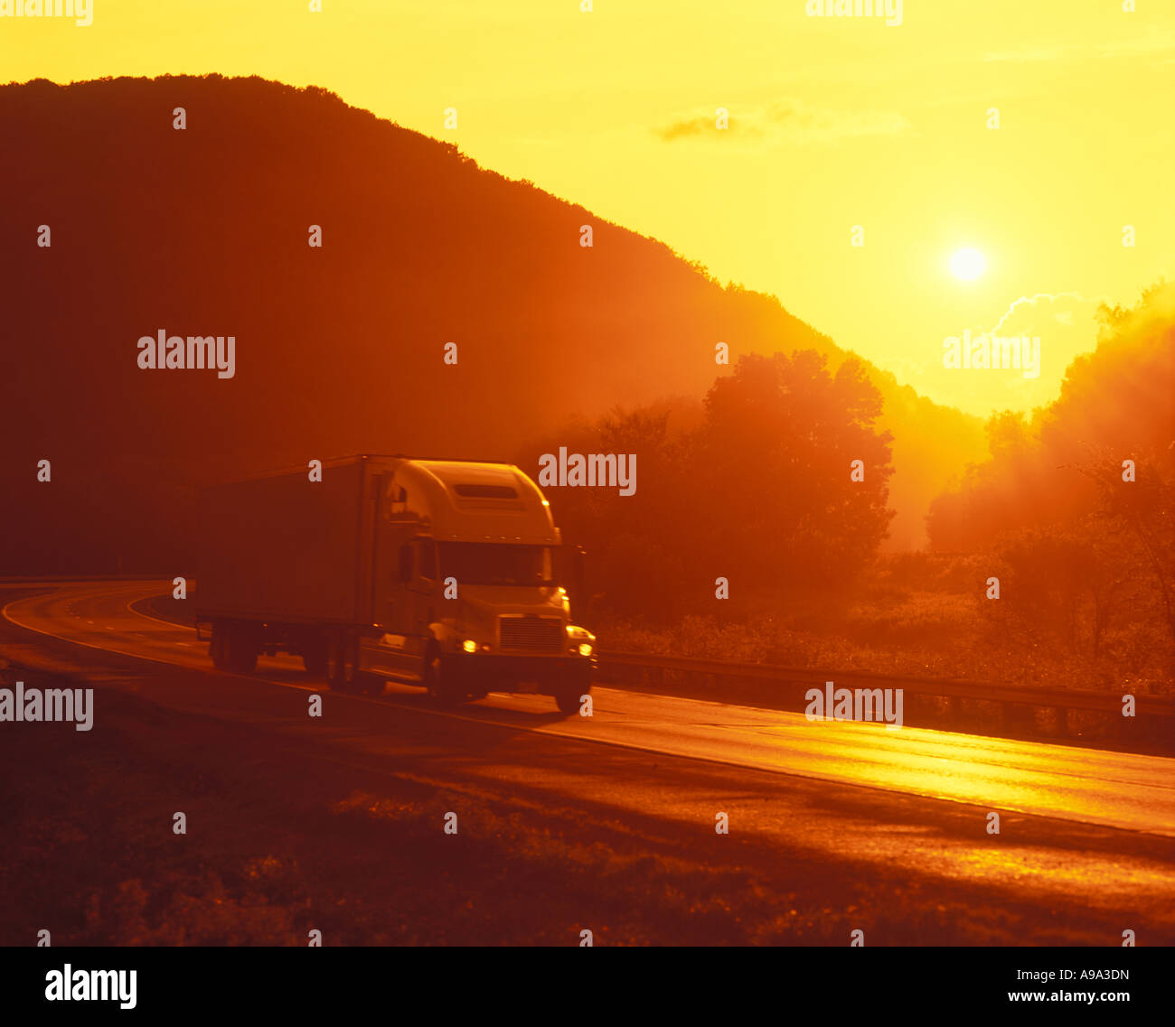 DIESEL SEMI TRAILER TRUCK ON INTERSTATE ROUTE 80 HIGHWAY PENNSYLVANIA ...