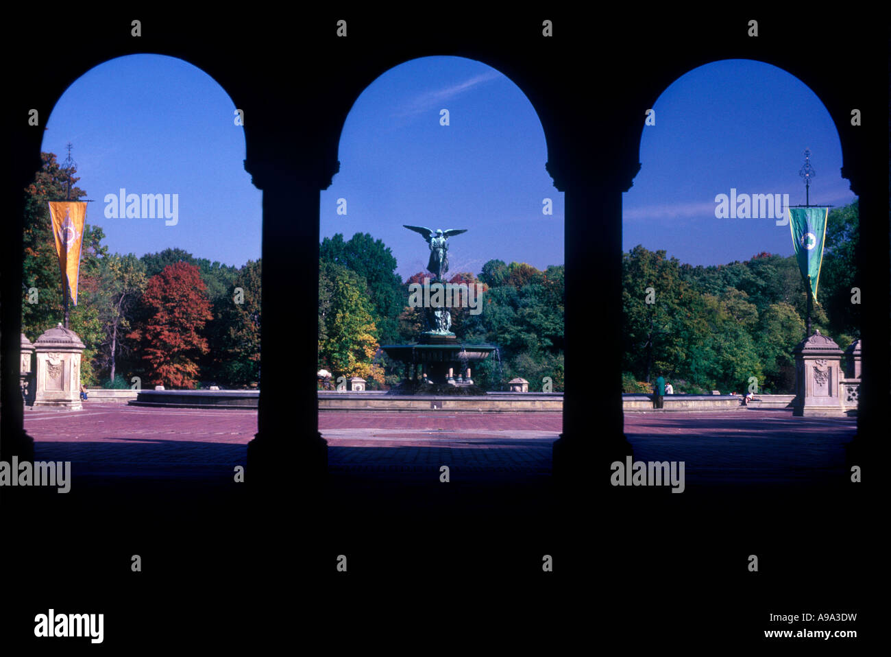 ANGEL OF THE WATERS FOUNTAIN (©EMMA STEBBINS 1868) BETHESDA TERRACE ...