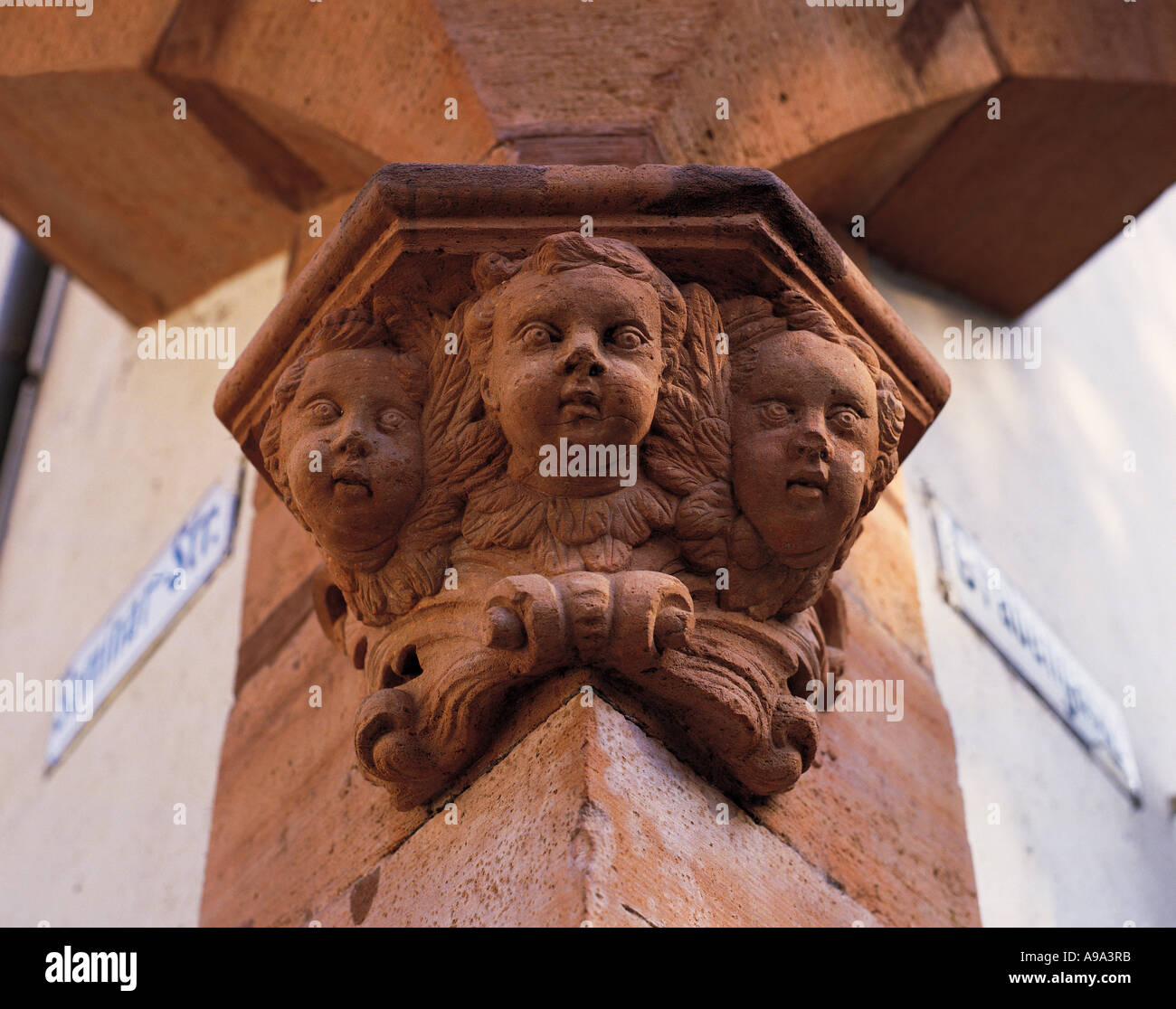 Carving cherub cherubs hi-res stock photography and images - Alamy