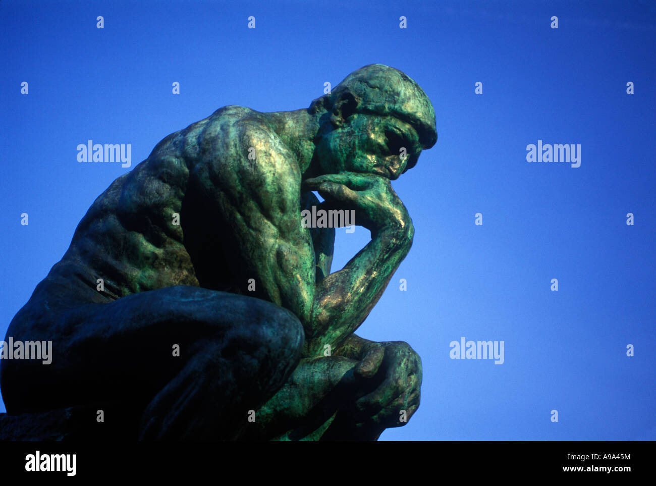 THINKER STATUE (©AUGUSTE RODIN 1909) RODIN MUSEUM PARIS FRANCE Stock ...