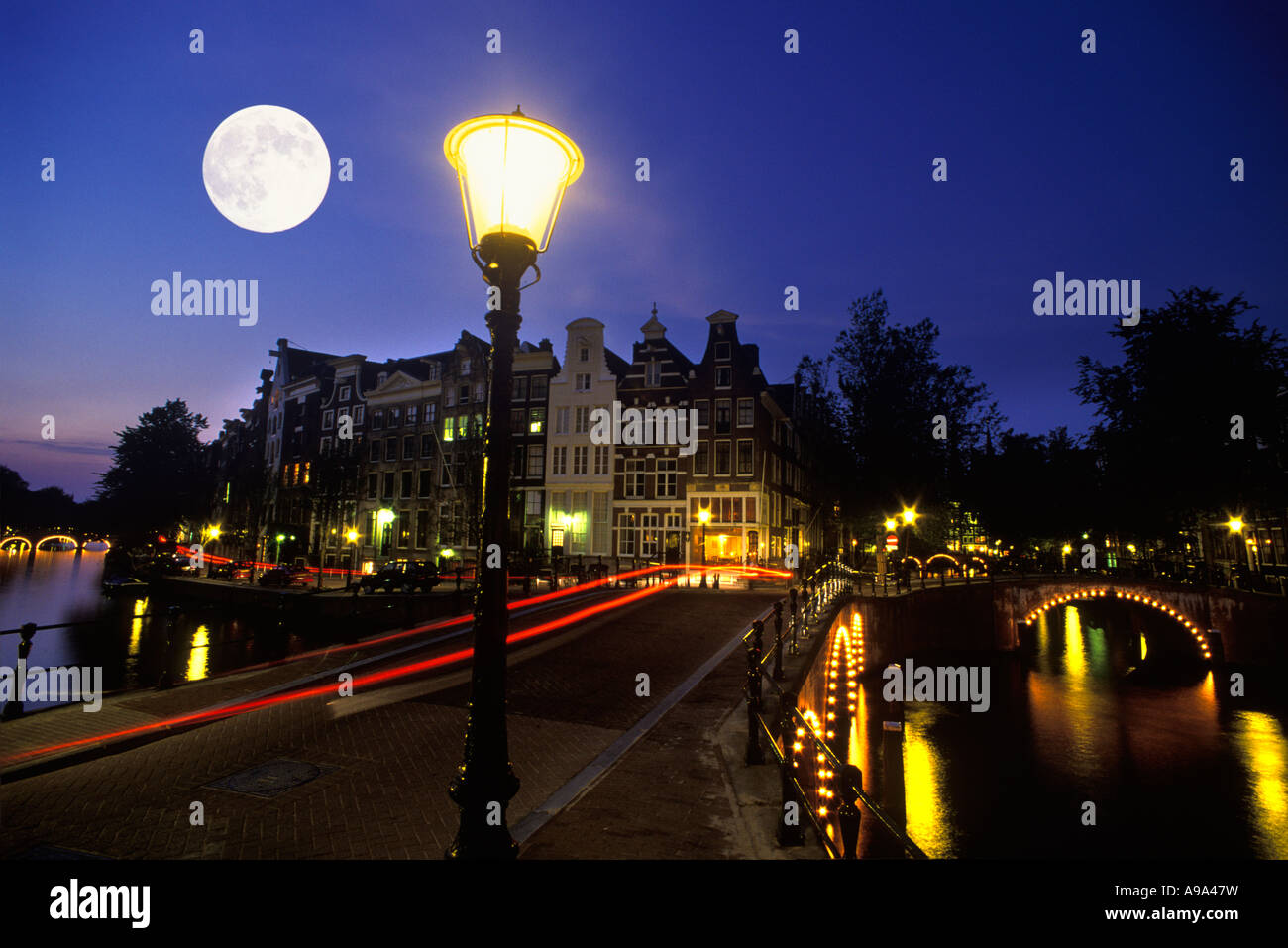 FULL MOON OVER KEIZERGRACHT CANAL AMSTERDAM HOLLAND Stock Photo - Alamy