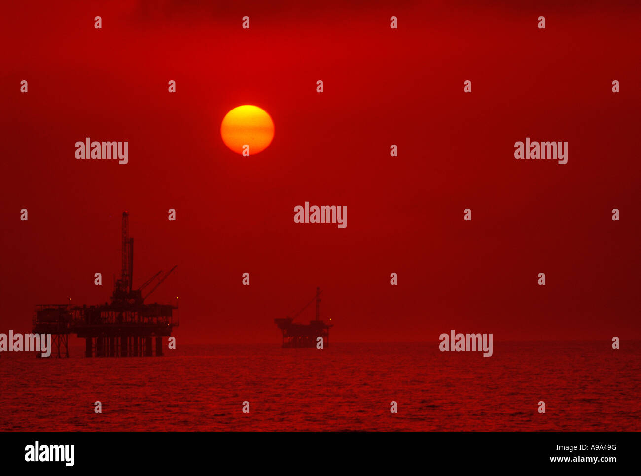 OFFSHORE OIL DRILLING RIG CALIFORNIA USA Stock Photo - Alamy