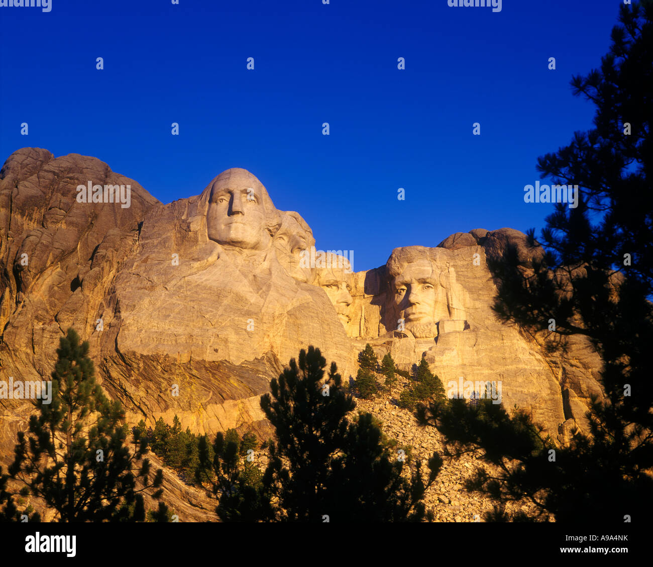 MOUNT RUSHMORE NATIONAL MONUMENT (©GUTZON & LINCOLN BORGLUM 1941) BLACK ...