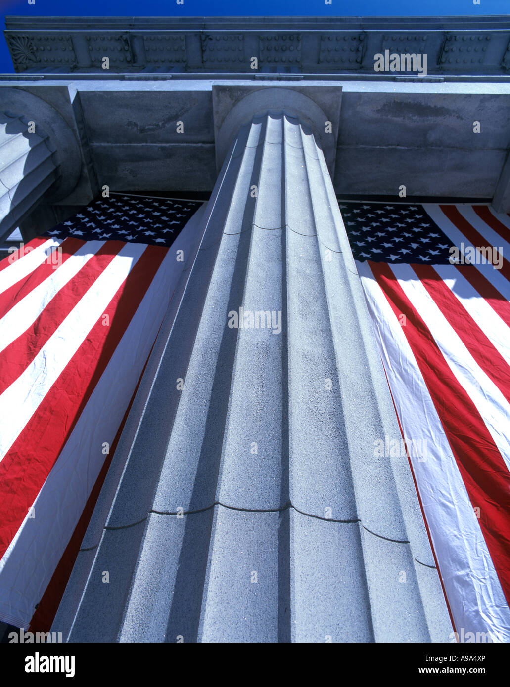 Doric fluted columns hi-res stock photography and images - Alamy