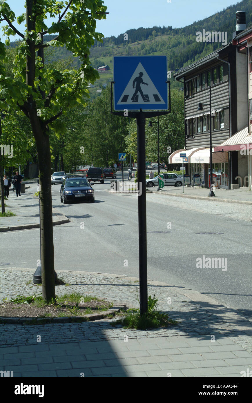 Norway pedestrian crossing sign hi-res stock photography and images - Alamy