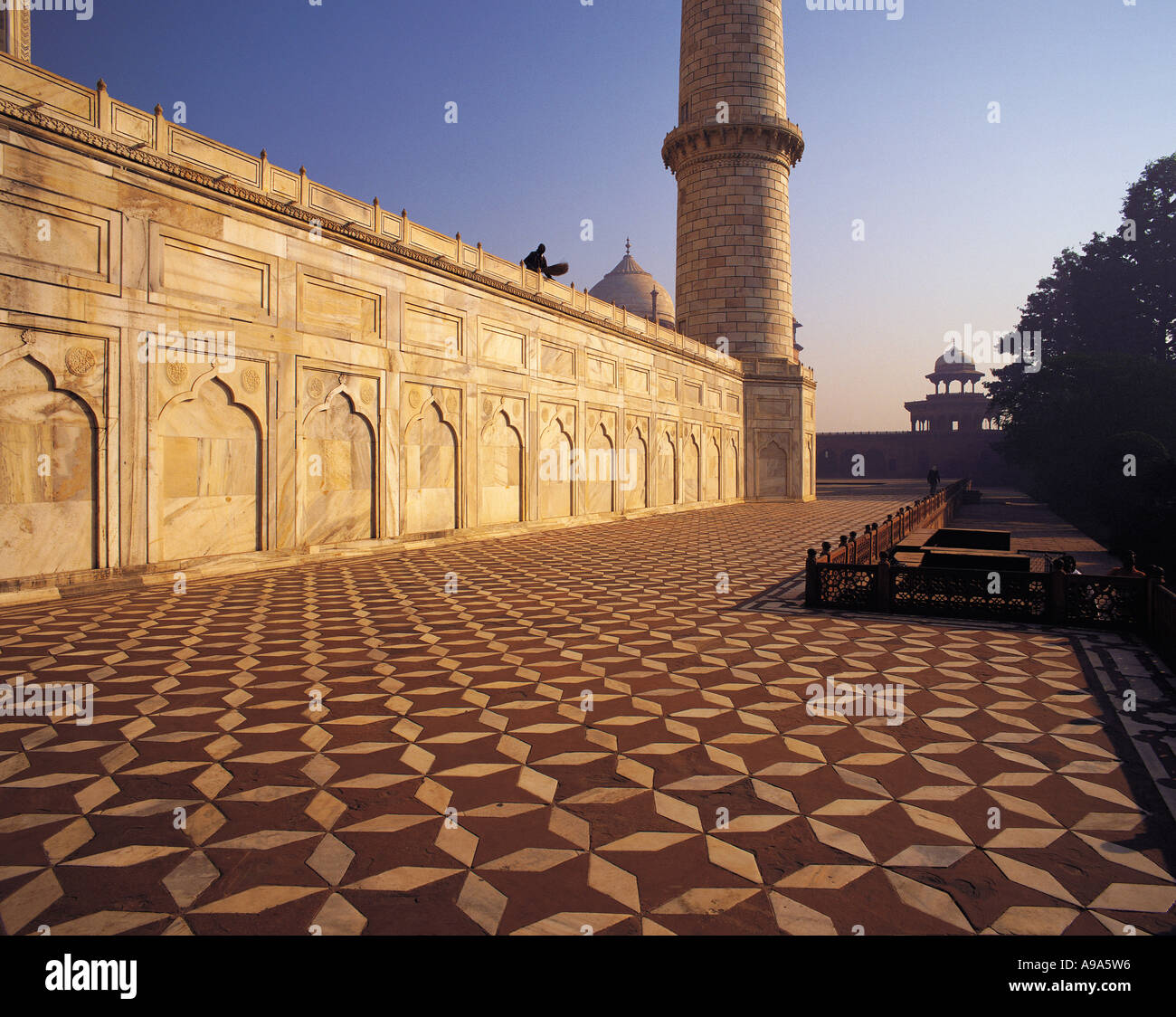 Early morning on the raised terrace of the Taj Mahal Agra India Stock ...