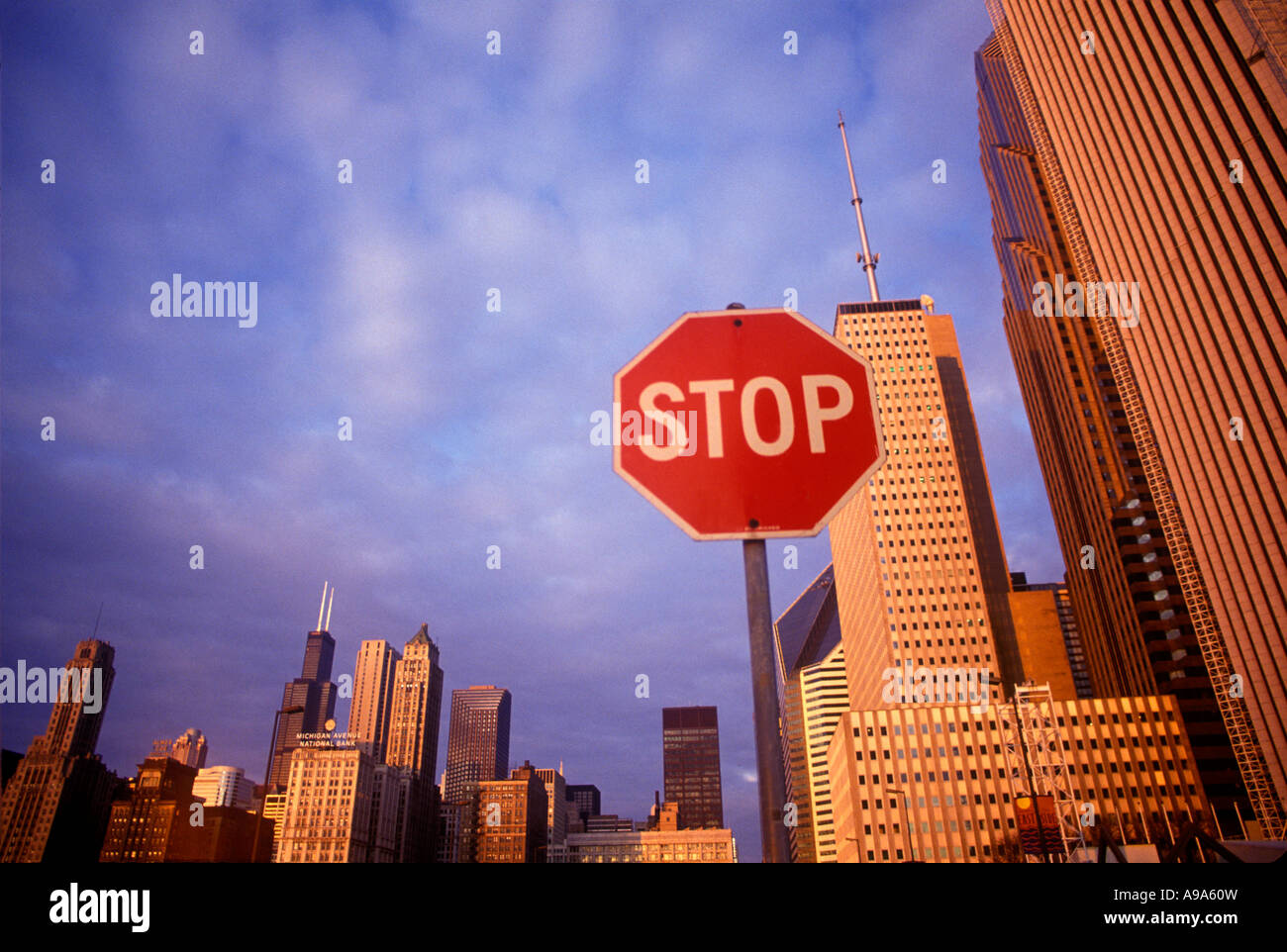 STOP SIGN DOWNTOWN SKYLINE CHICAGO ILLINOIS USA Stock Photo - Alamy